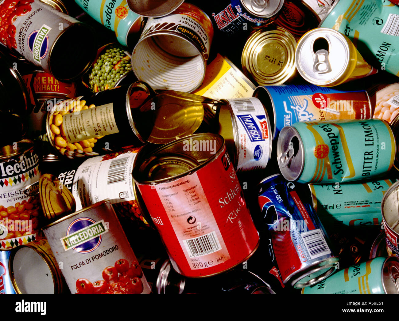 recycling of cans Stock Photo - Alamy