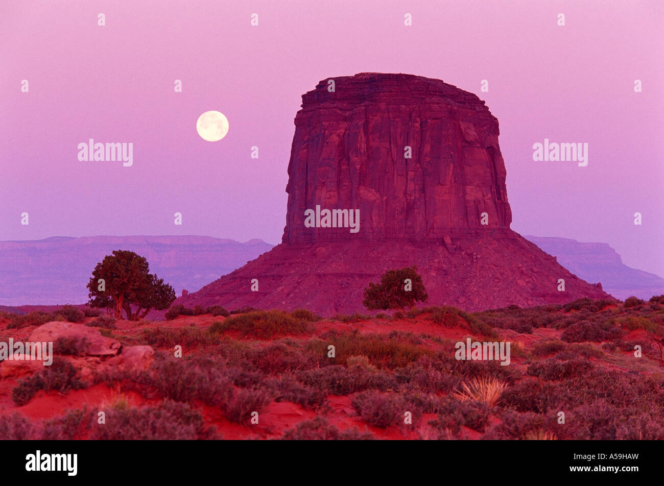 Full moon sun monument valley hi-res stock photography and images - Alamy