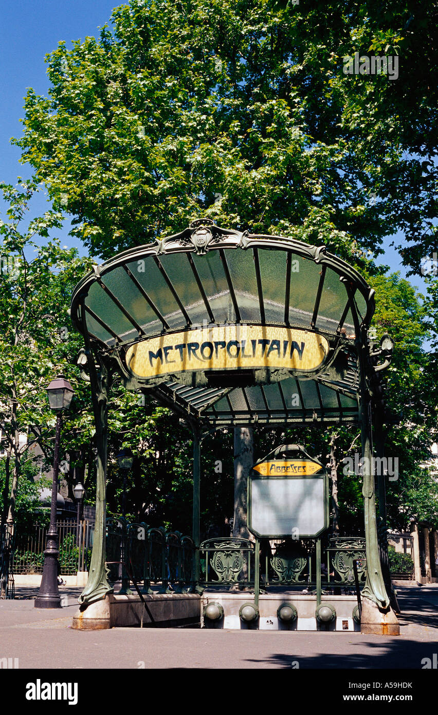 Metro Sign, Paris, France Stock Photo - Alamy