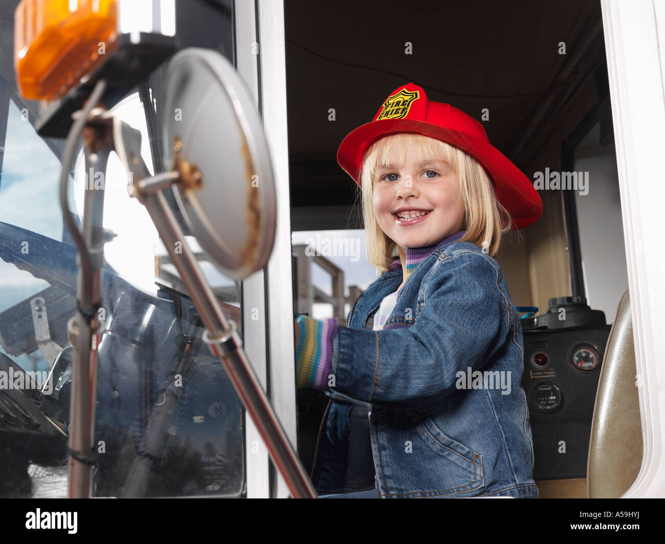 6 wheel truck hi-res stock photography and images - Alamy