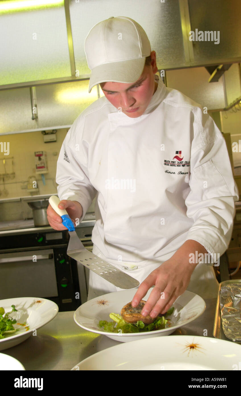 Teen males kitchen hi-res stock photography and images - Alamy