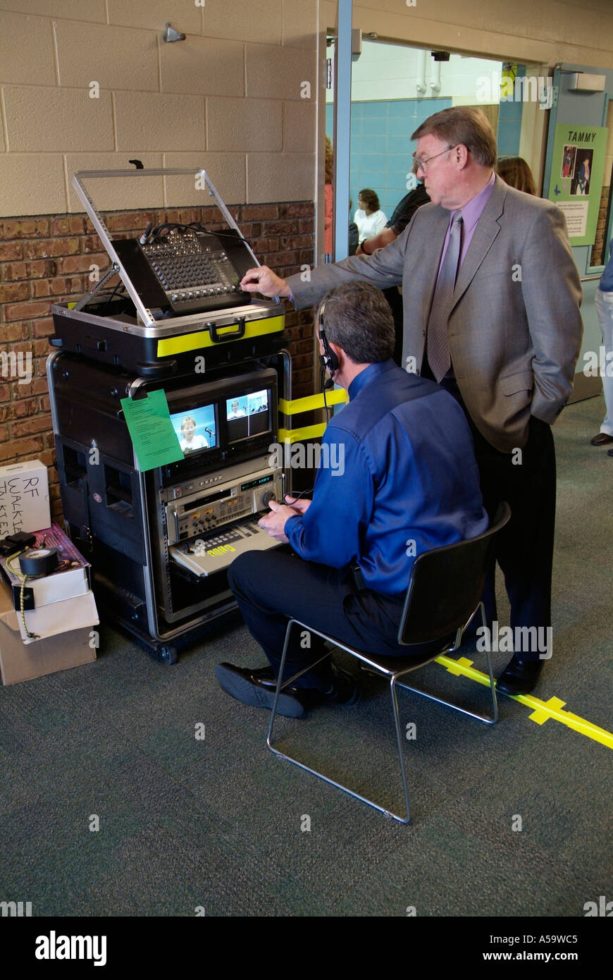 Editor television hi-res stock photography and images - Alamy