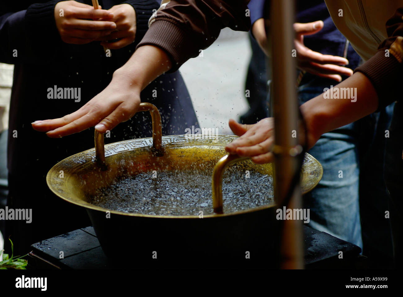 Chinese dancing water bowl hi-res stock photography and images - Alamy
