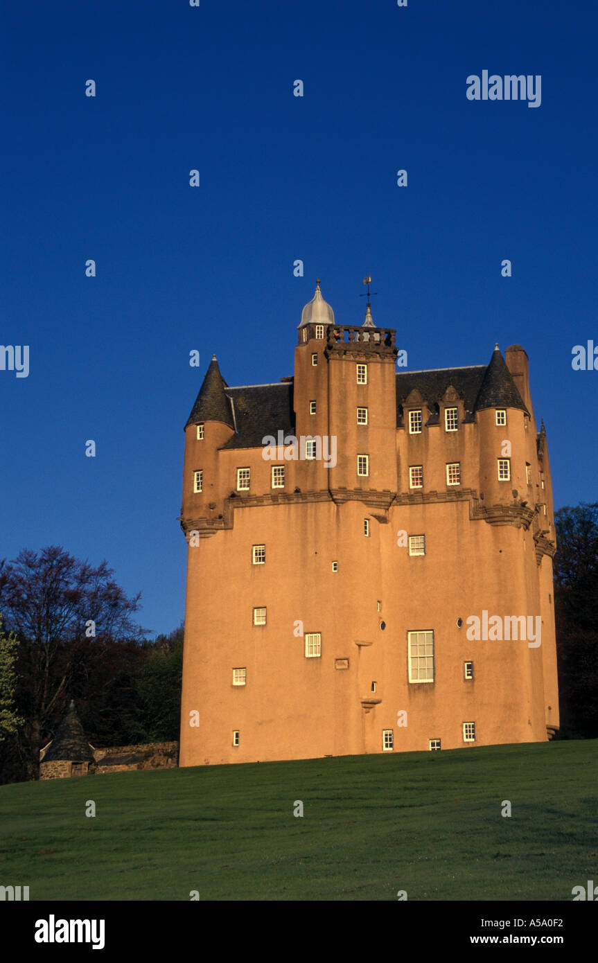 Scotland craigievar castle hi-res stock photography and images - Alamy