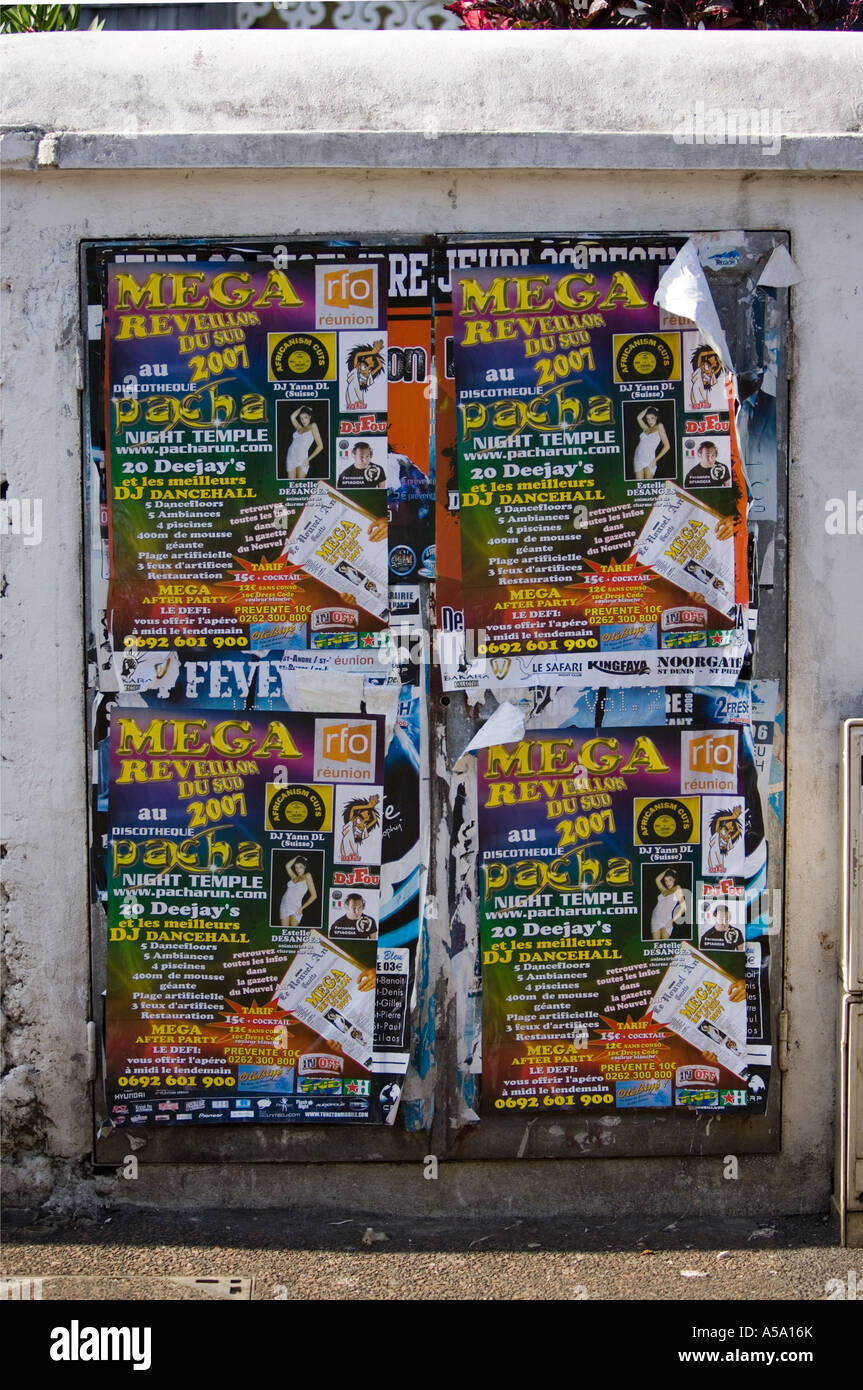 Mega posters hi-res stock photography and images - Alamy