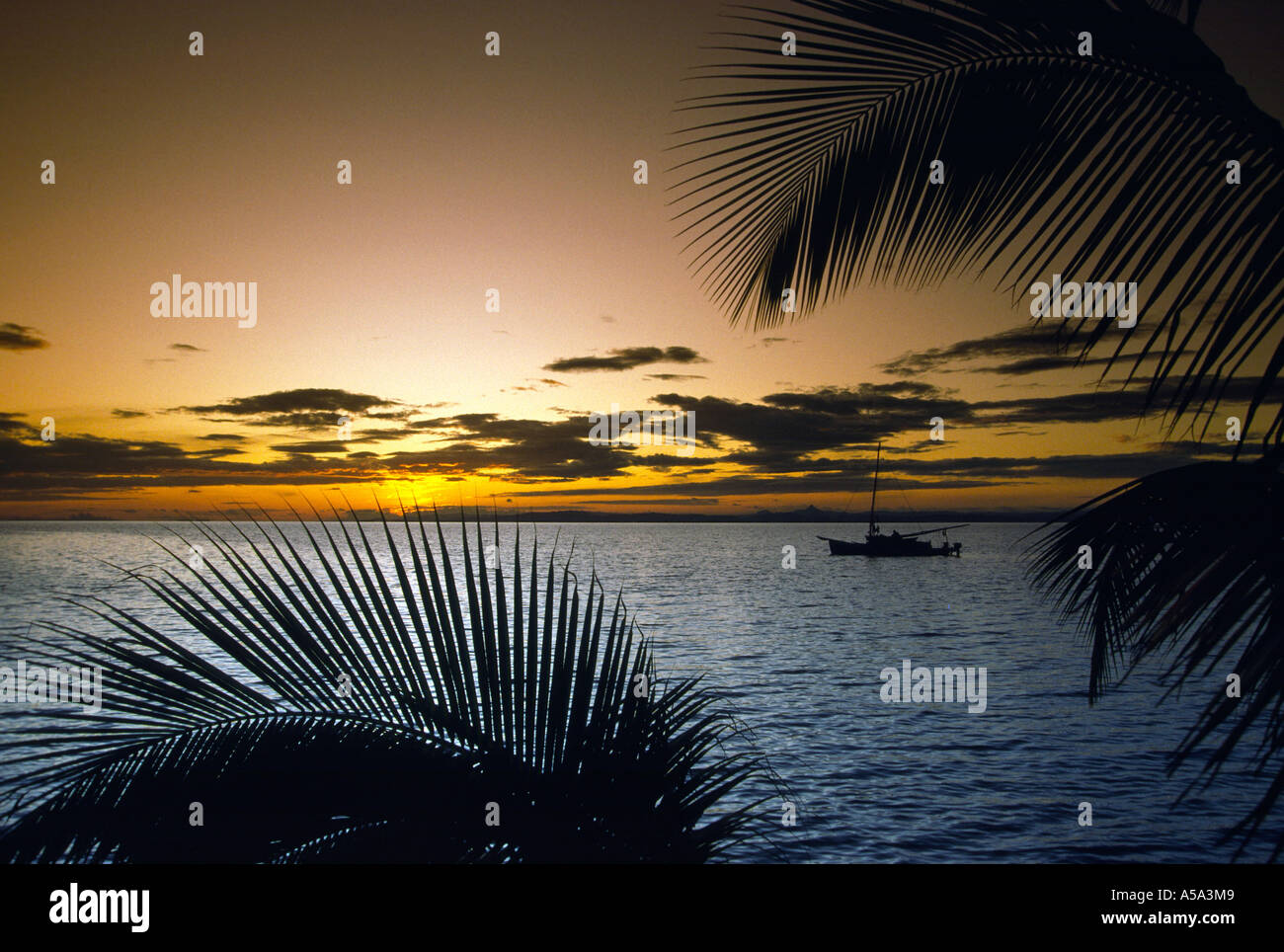 Belize South Water Cay sunset over Caribbean Sea Stock Photo - Alamy