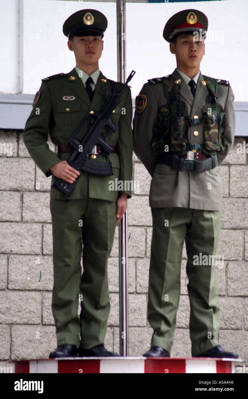 Chinese military guards stand watch hi-res stock photography and images ...