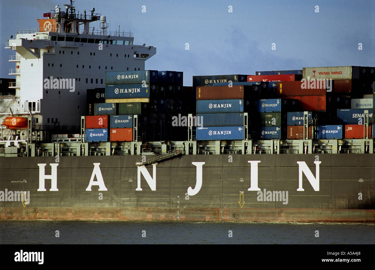 Hanjin container ship 'Chicargo' built in 2003 arrives at the Port of ...