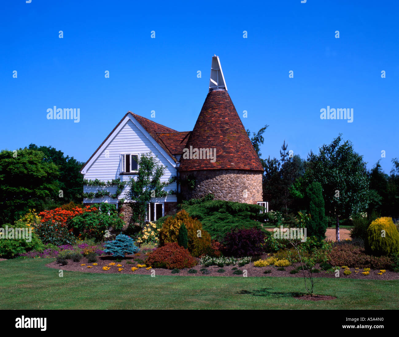 Oast house oasthouse hi-res stock photography and images - Alamy