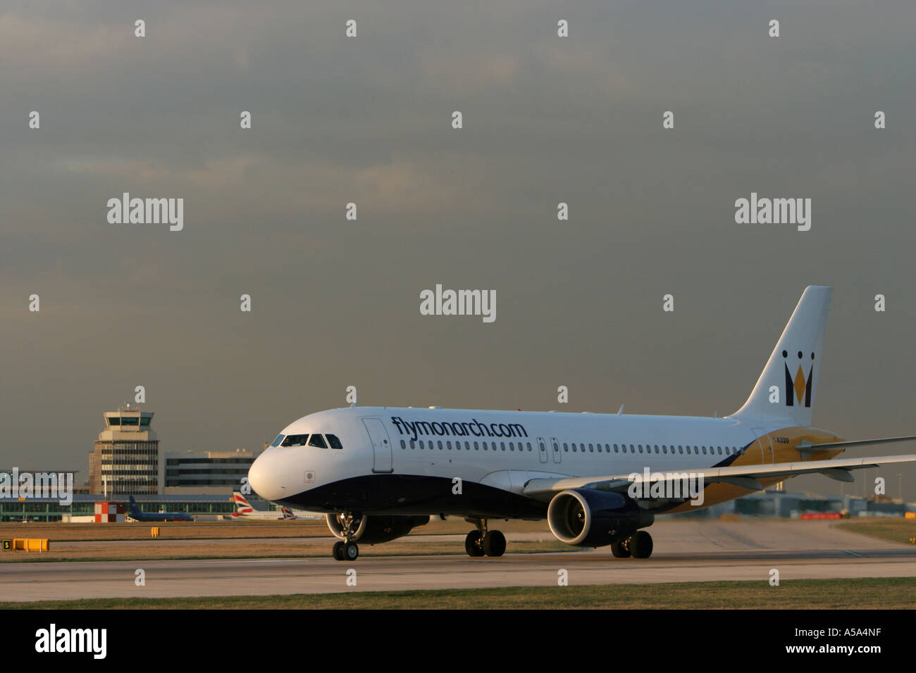 Terminal 1 manchester airport hi-res stock photography and images - Alamy
