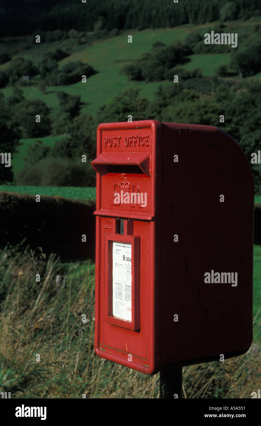 Rural red post box 2 Stock Photo - Alamy