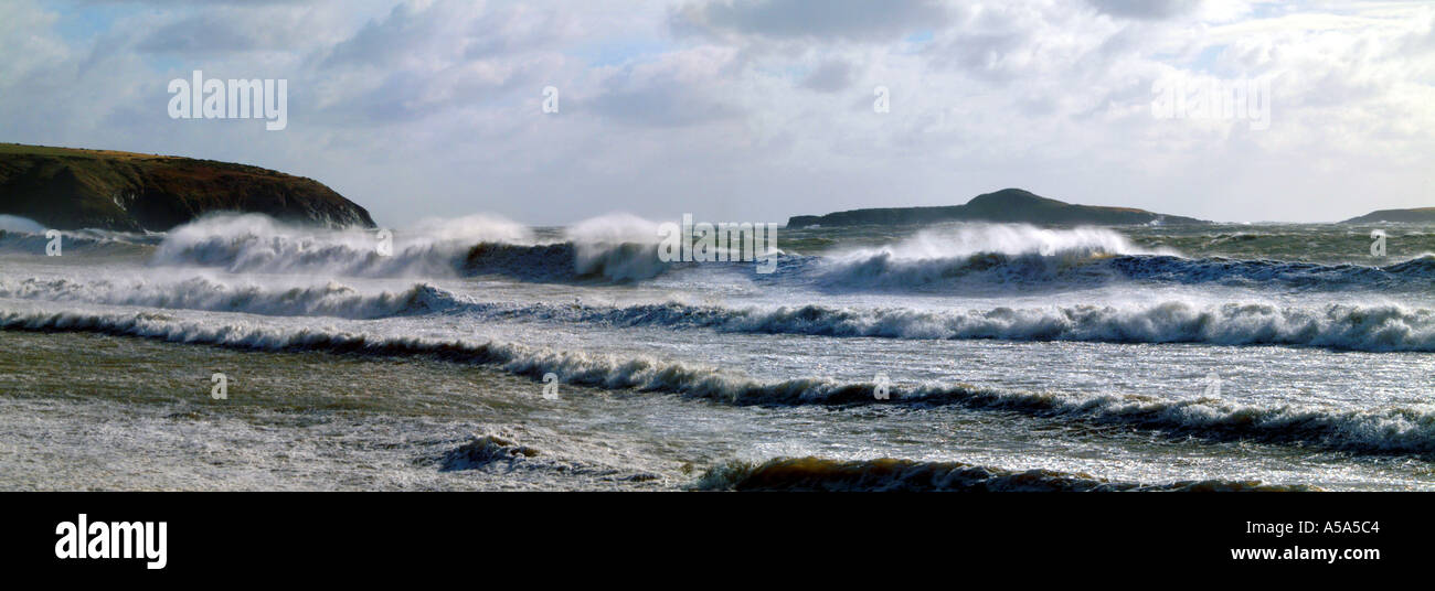 Overwhelming waves hi-res stock photography and images - Alamy