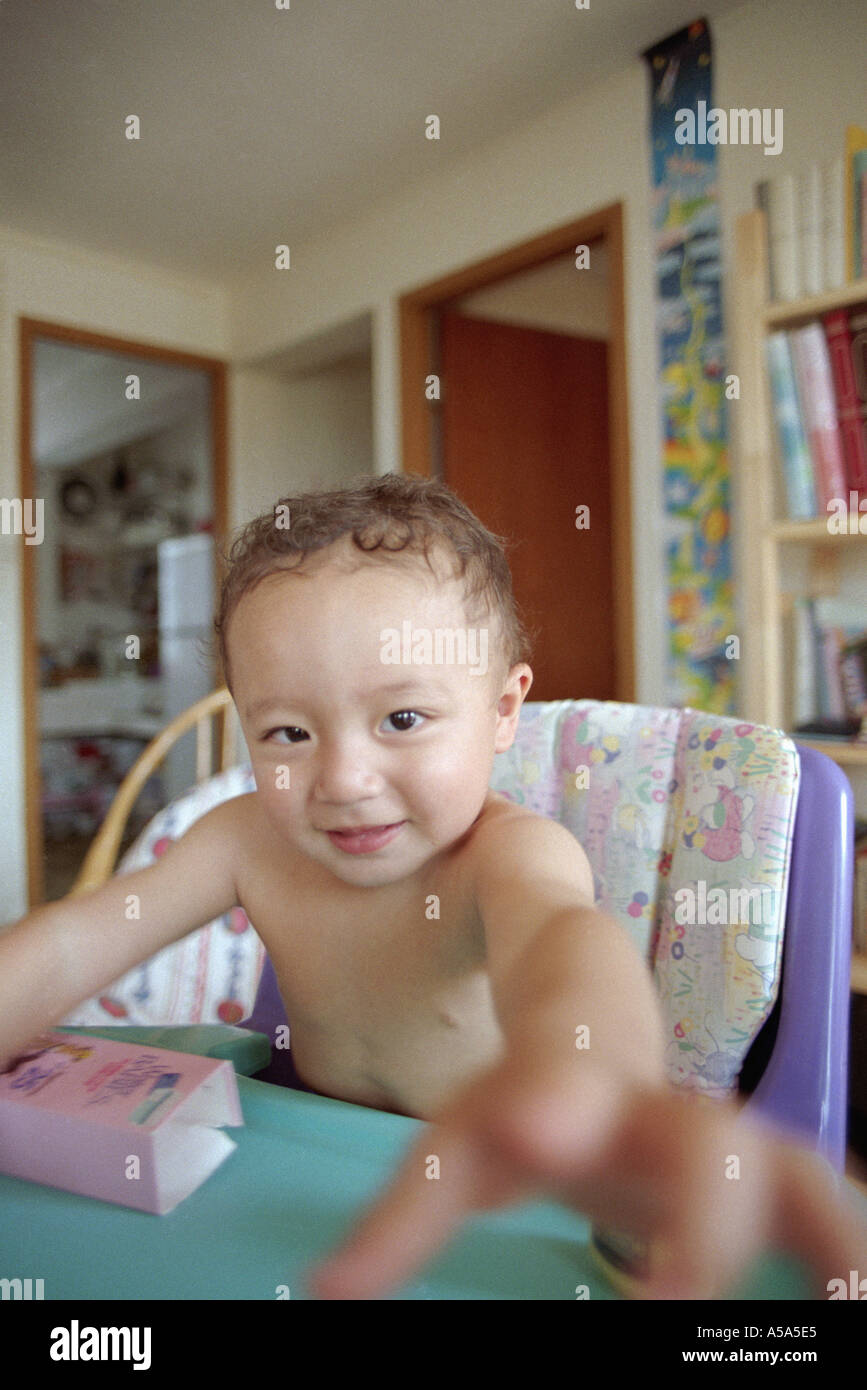 Half caucasian half chinese boy hi-res stock photography and images - Alamy