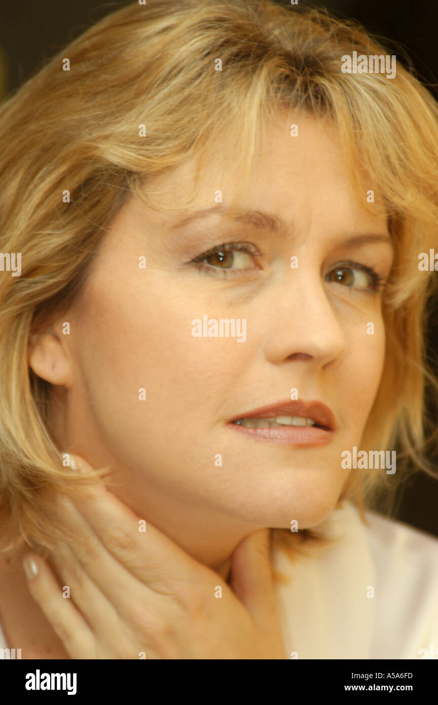 Singe model hi-res stock photography and images - Alamy