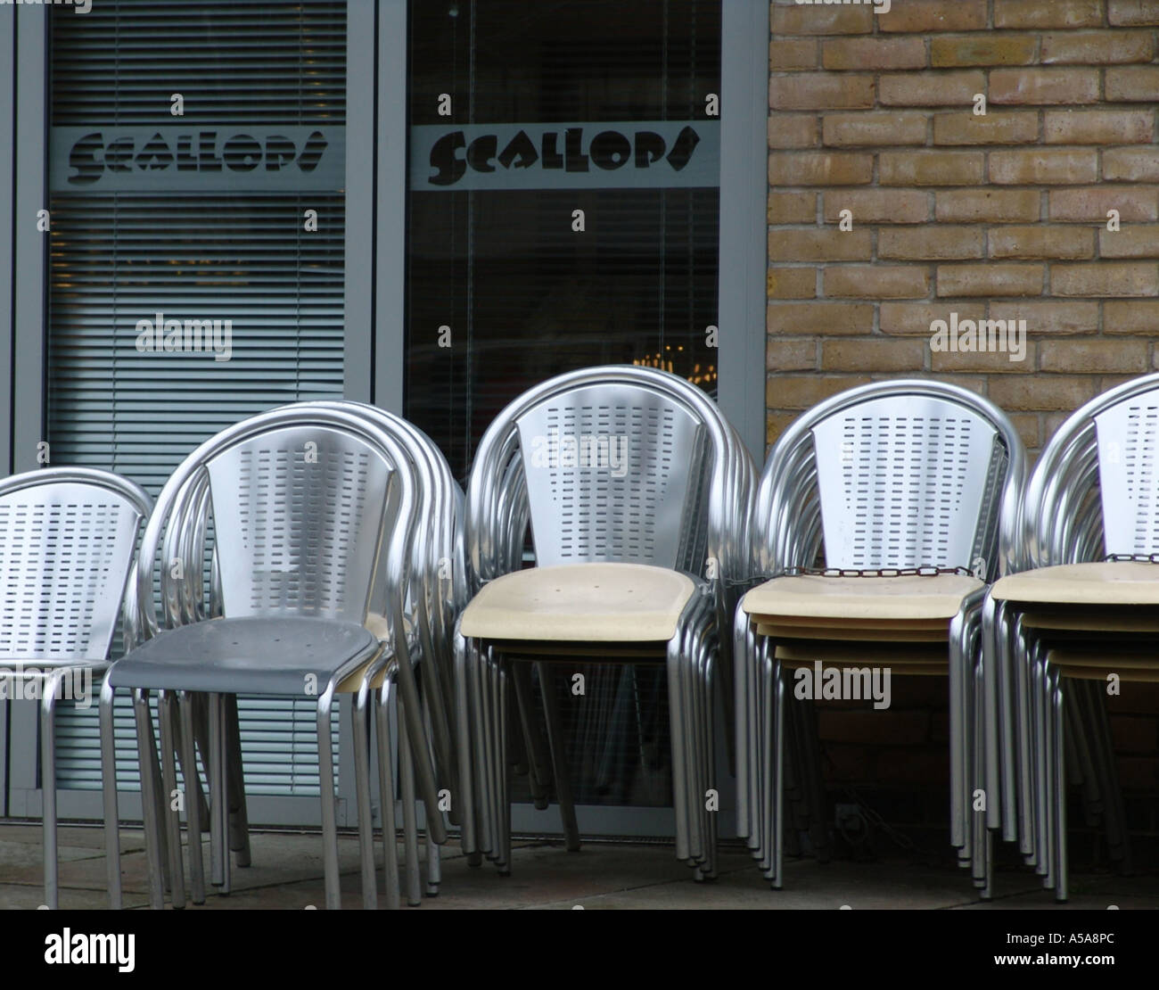 Cardiff bay bar hi-res stock photography and images - Alamy