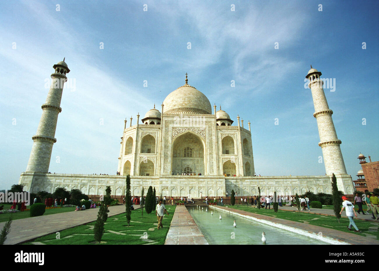 Taj Mahal - the Mausoleum of the Mughal Empress Mumtaz Mahal in Agra ...