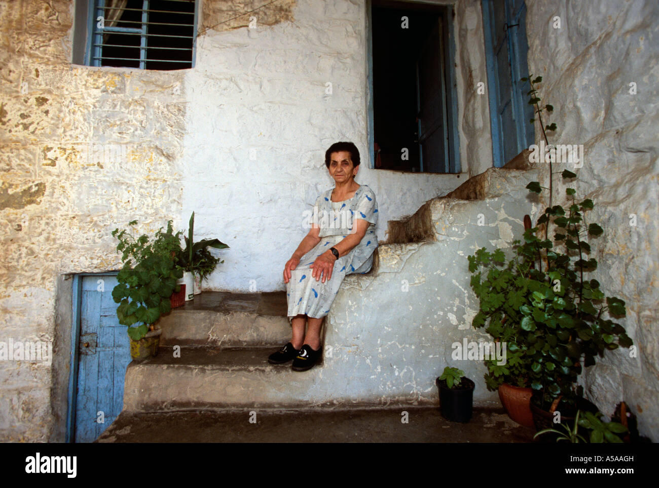 Lebanon lebanese women woman hi-res stock photography and images - Alamy