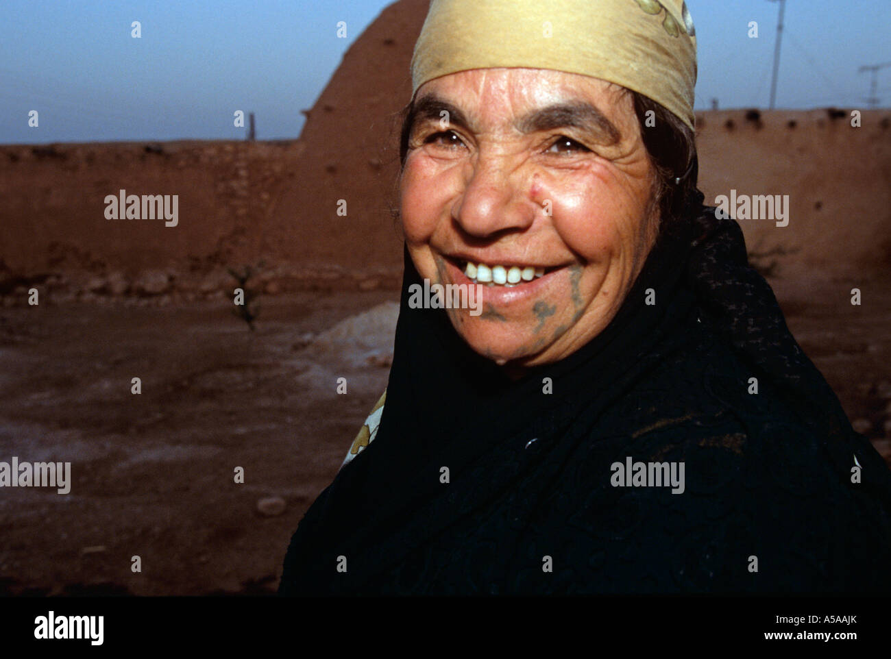 A Bedouin tribe woman in Syria Stock Photo - Alamy