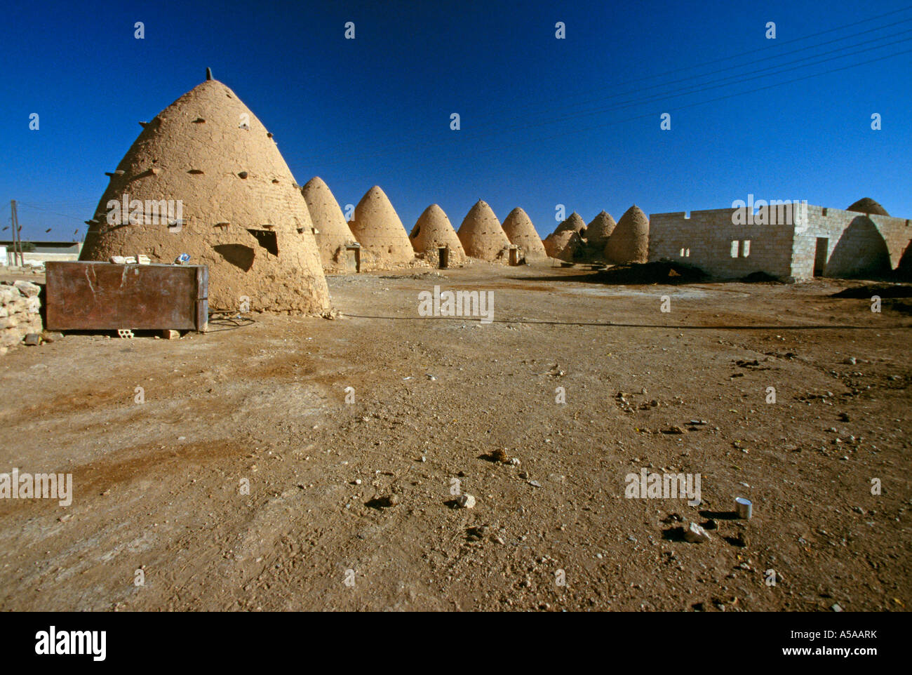 A beehive village in the desert of Aleppo Syria Stock Photo - Alamy