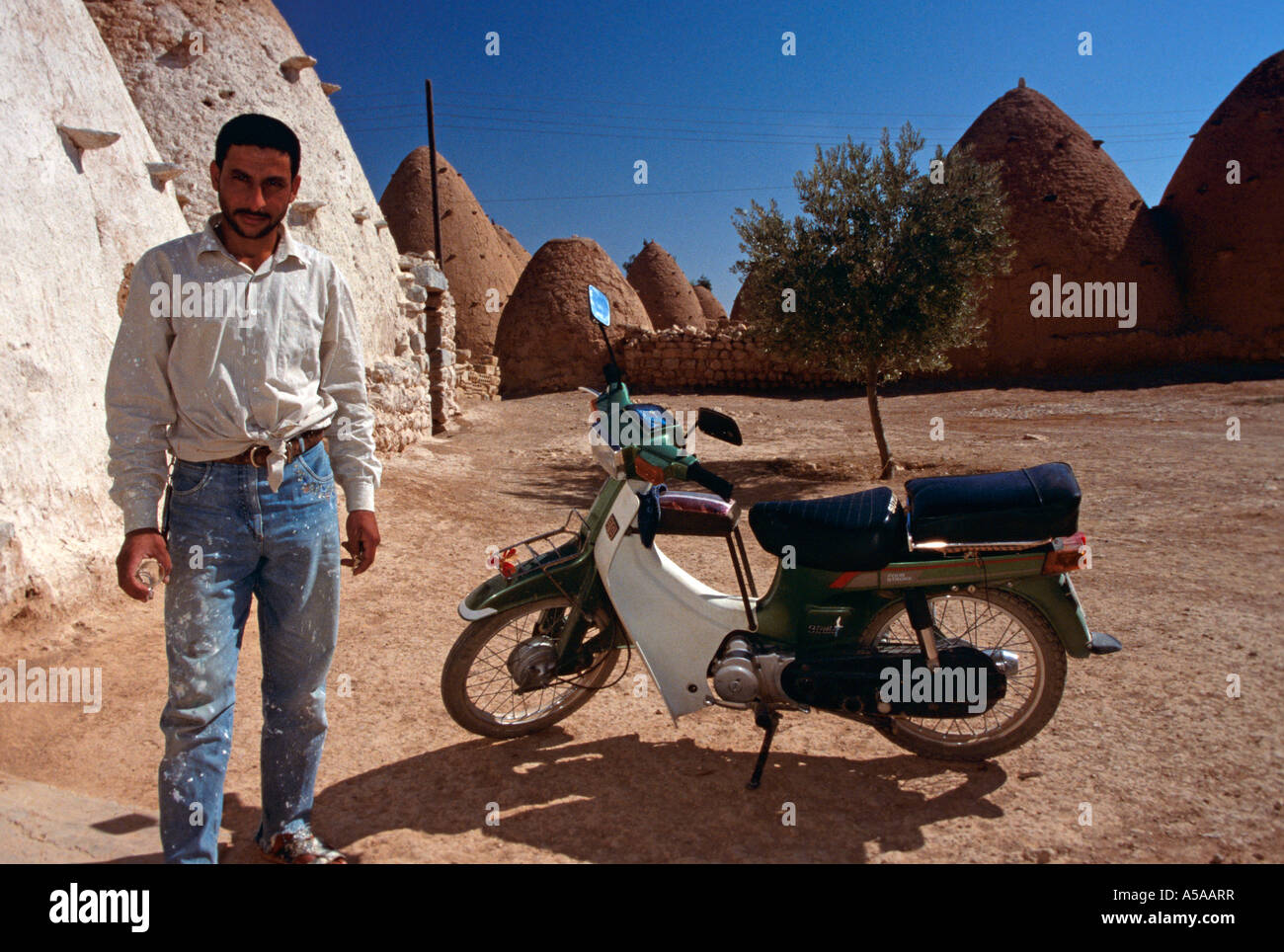 Villager middle east hi-res stock photography and images - Alamy