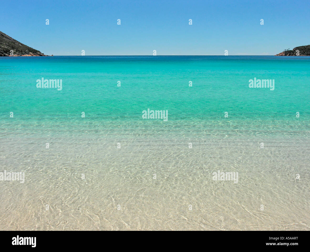 Shallow cove Wineglass Bay Freycinet Peninsula Tasmania Stock Photo - Alamy