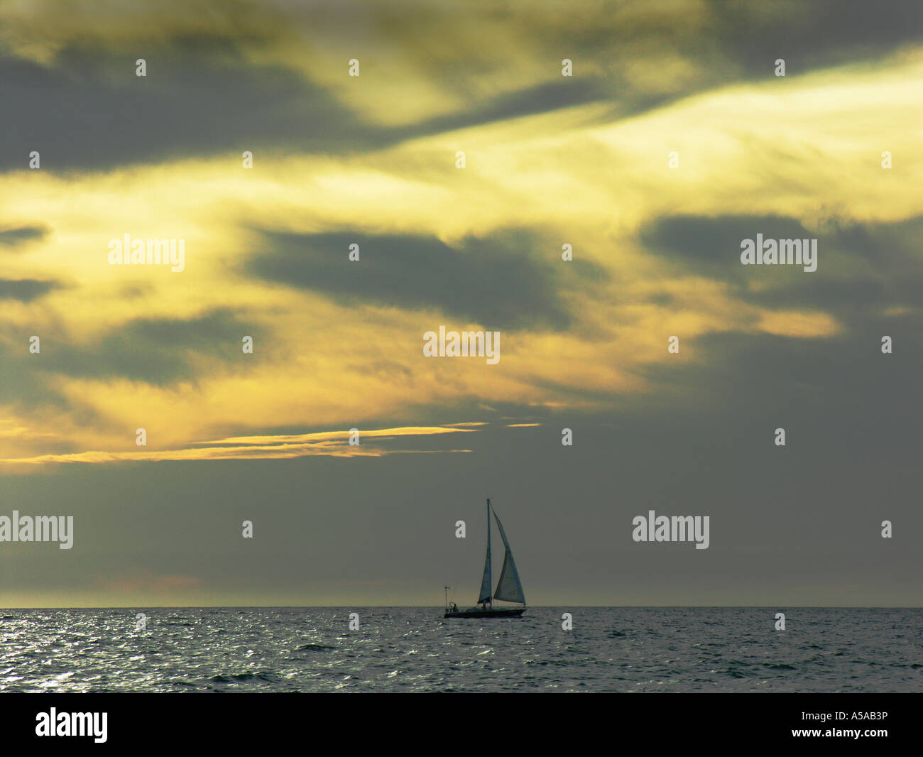 Dramatic sailing hi-res stock photography and images - Alamy