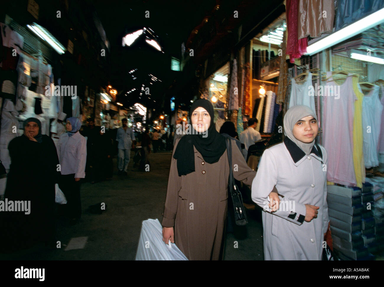 Damascus market women hi-res stock photography and images - Alamy