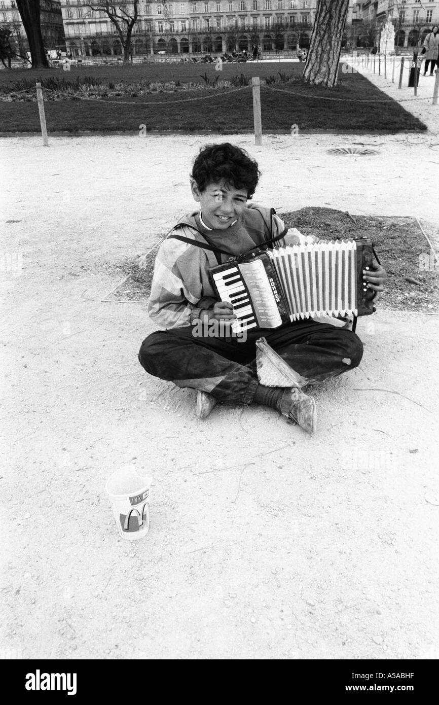 French busker Black and White Stock Photos & Images - Alamy