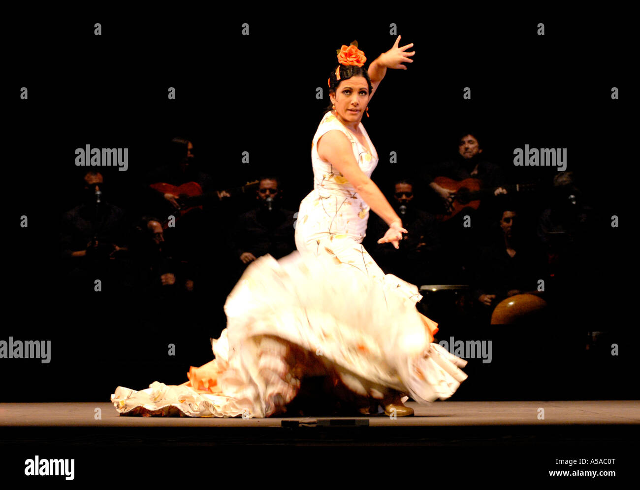 Eva Yerbabuena performing in the Flamenco Festival 07 at Sadlers Wells ...