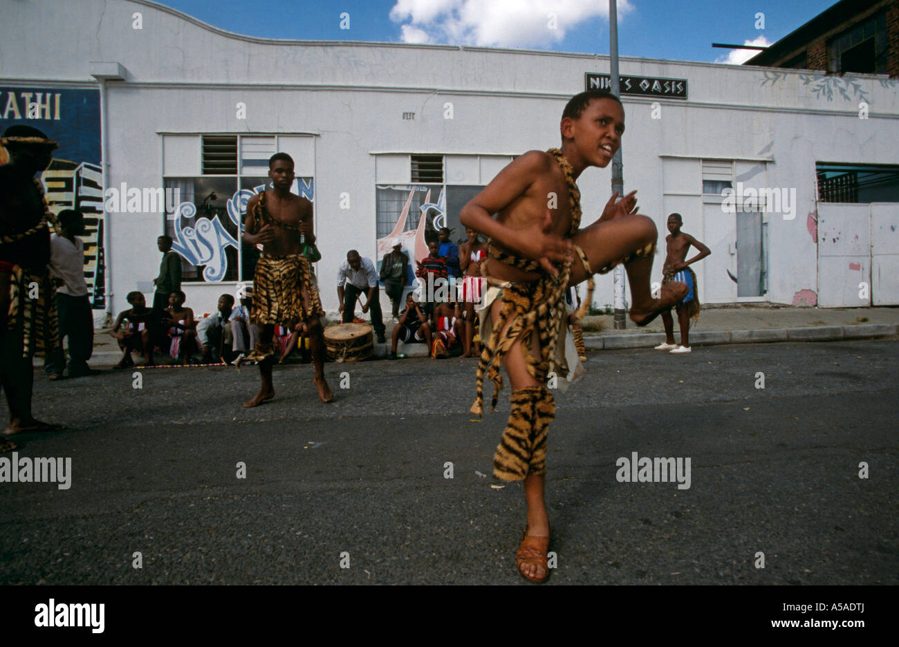 Black boys traditional dance hi-res stock photography and images - Alamy