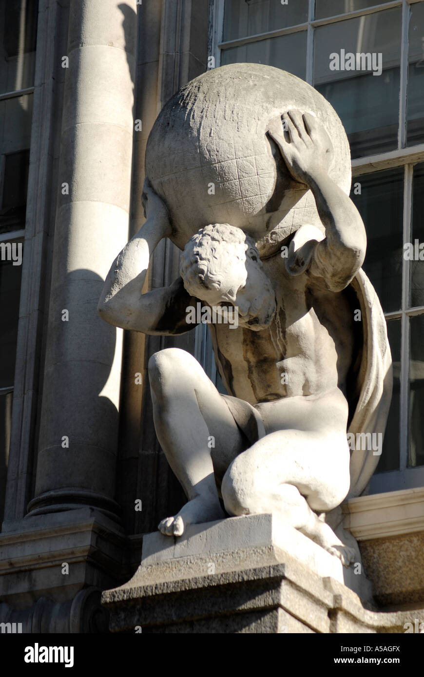 Atlas figure from Greek mythology on a building in the City of London ...