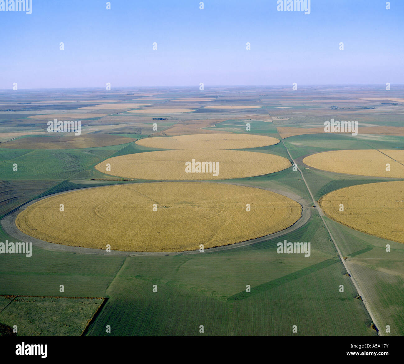 Center pivot irrigation america hi-res stock photography and images - Alamy