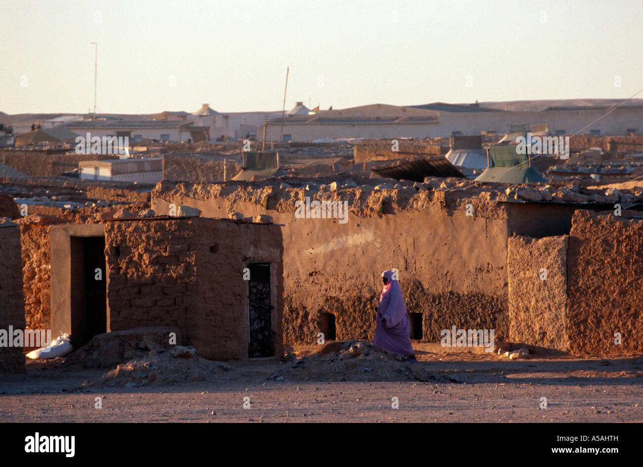 Sahrawi woman hi-res stock photography and images - Alamy