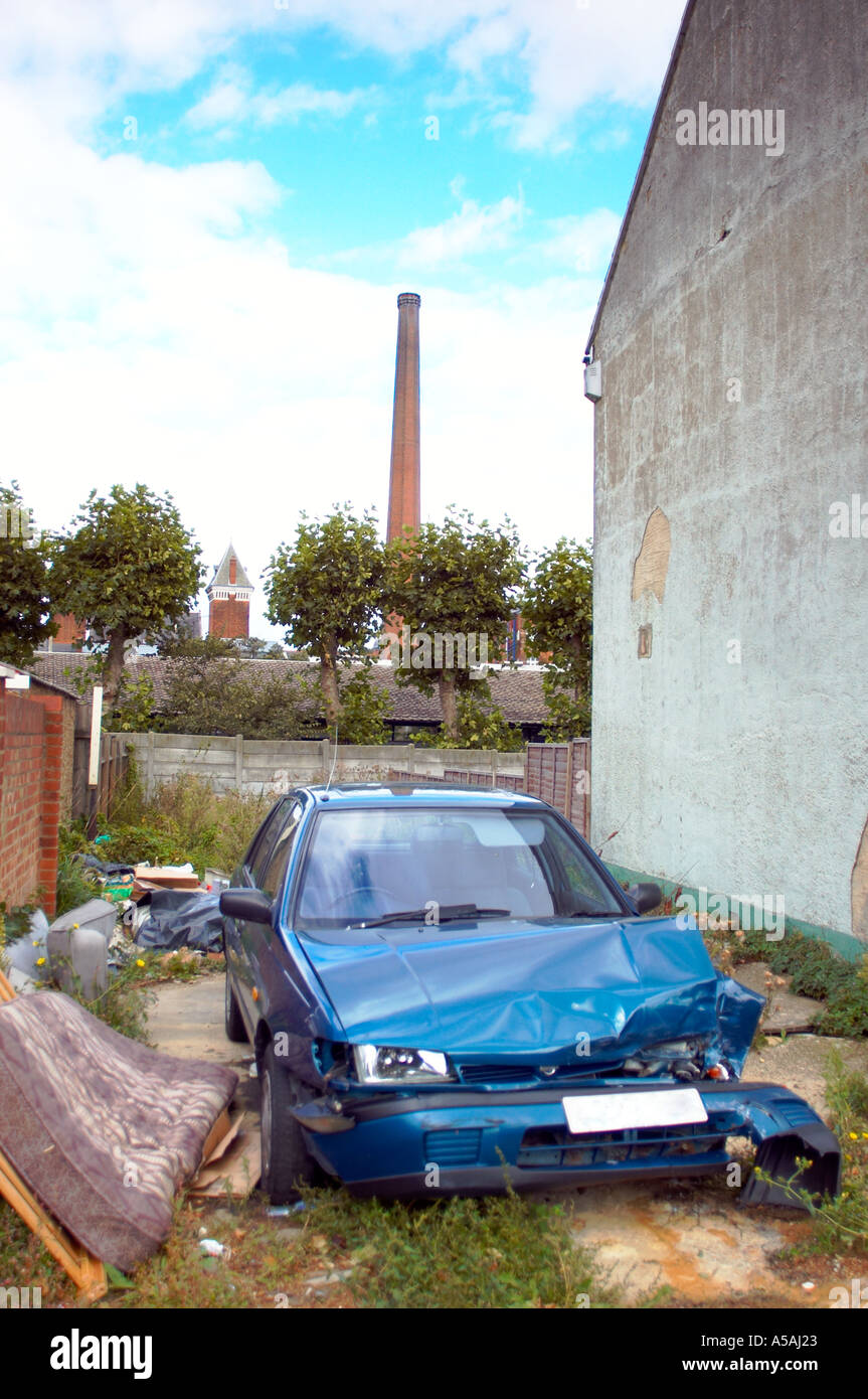 Smashed up car hi-res stock photography and images - Alamy