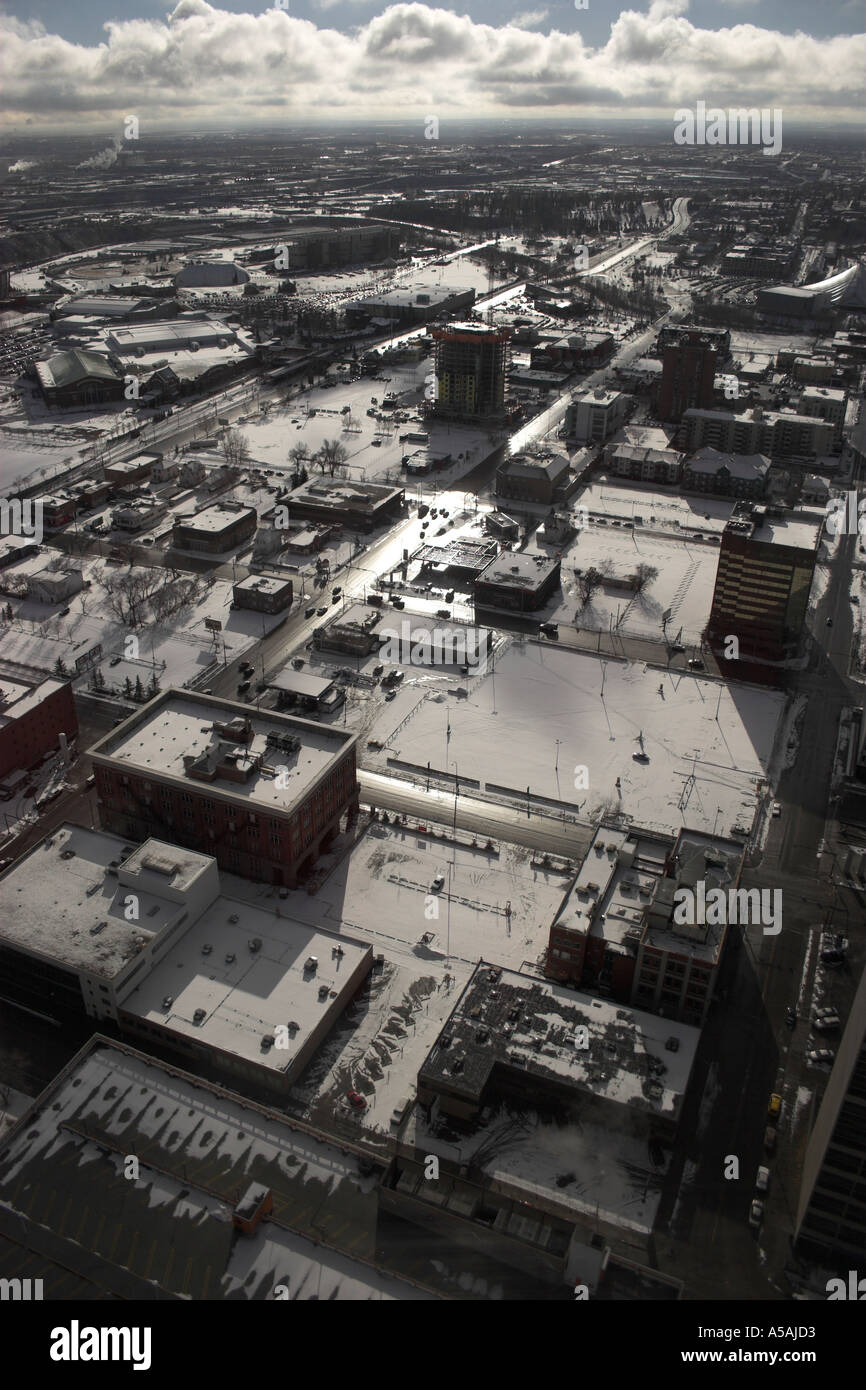 Calgary tower and restaurant hi-res stock photography and images - Alamy