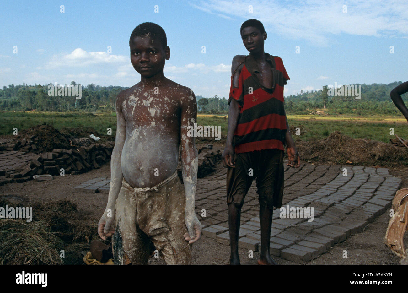 Male bricklayers hi-res stock photography and images - Alamy