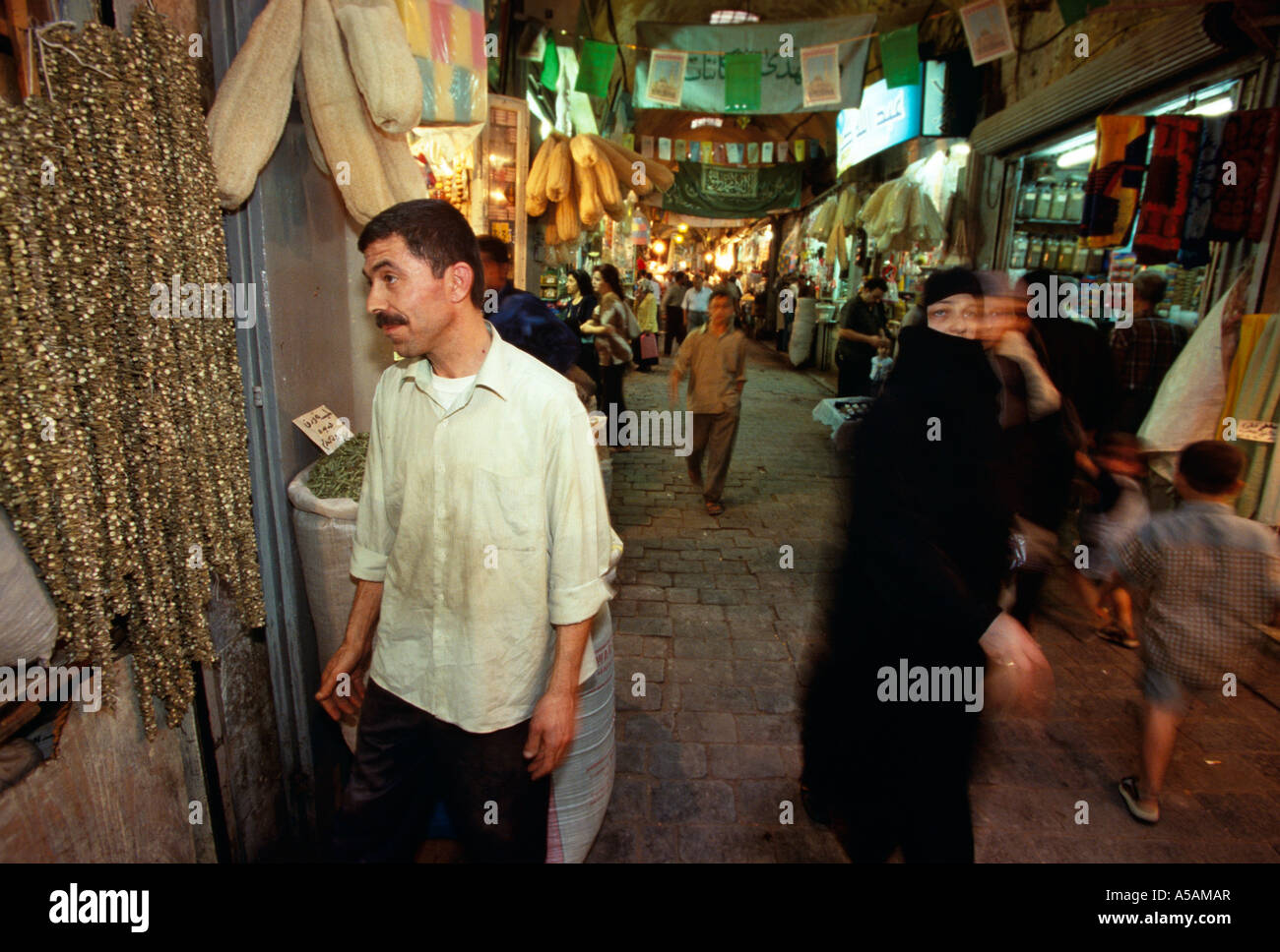 People at the Aleppo Souq Syria Stock Photo - Alamy