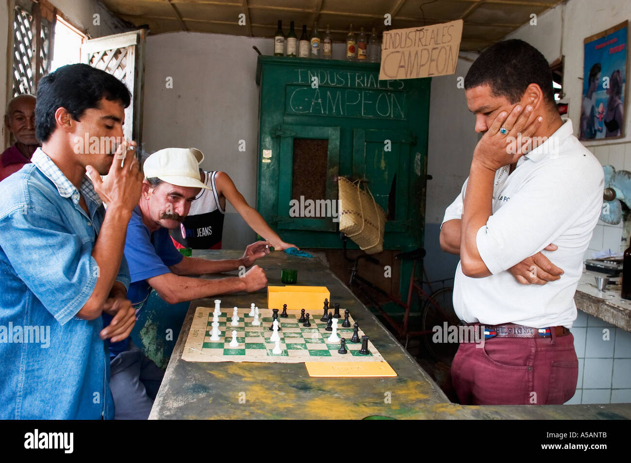 Fidel castro playing chess hi-res stock photography and images - Alamy
