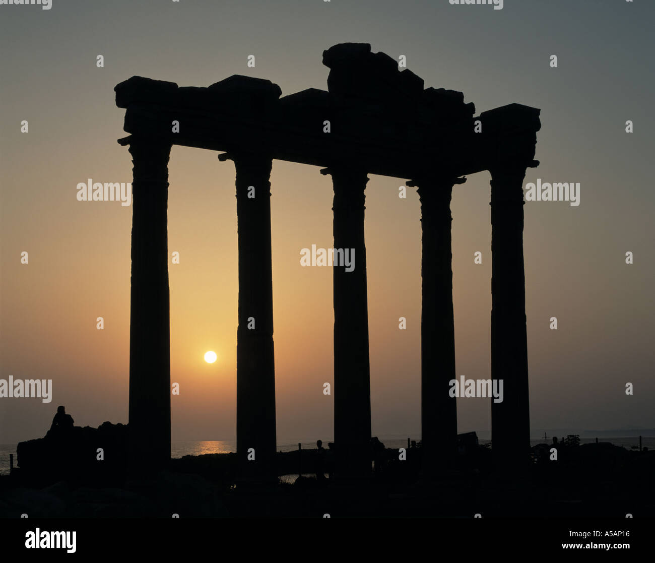 Turkish architecture columns hi-res stock photography and images - Alamy