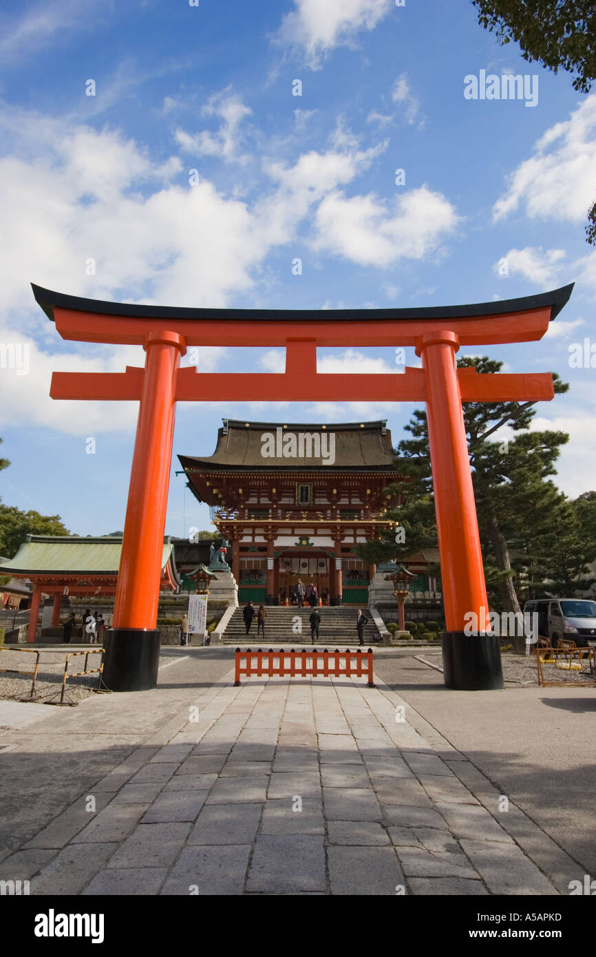 The main torii gate at the entrance to Fushimi Inari Shrine, Kyoto ...