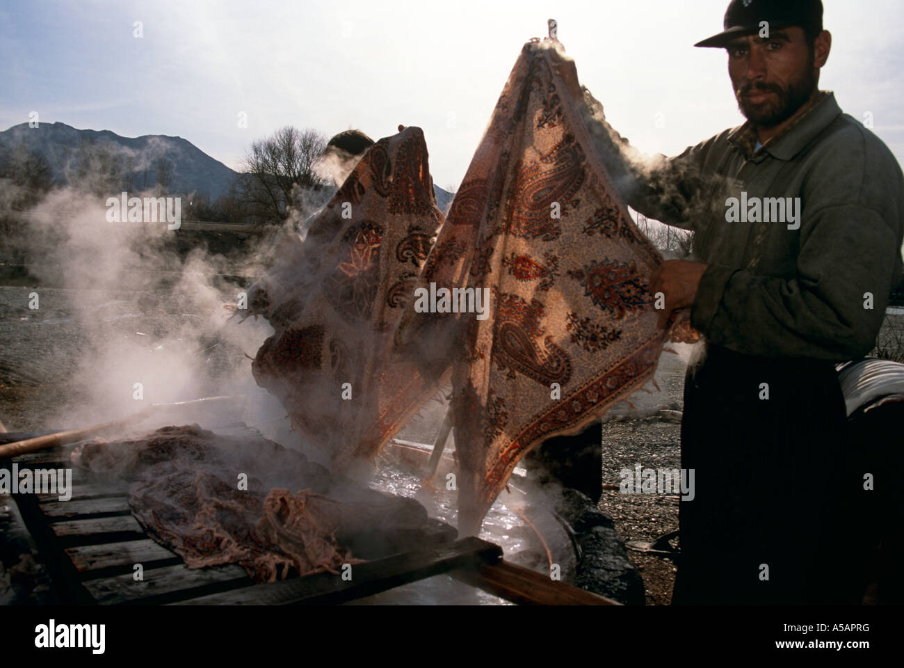 Carpet making in Esfahan Iran Stock Photo - Alamy