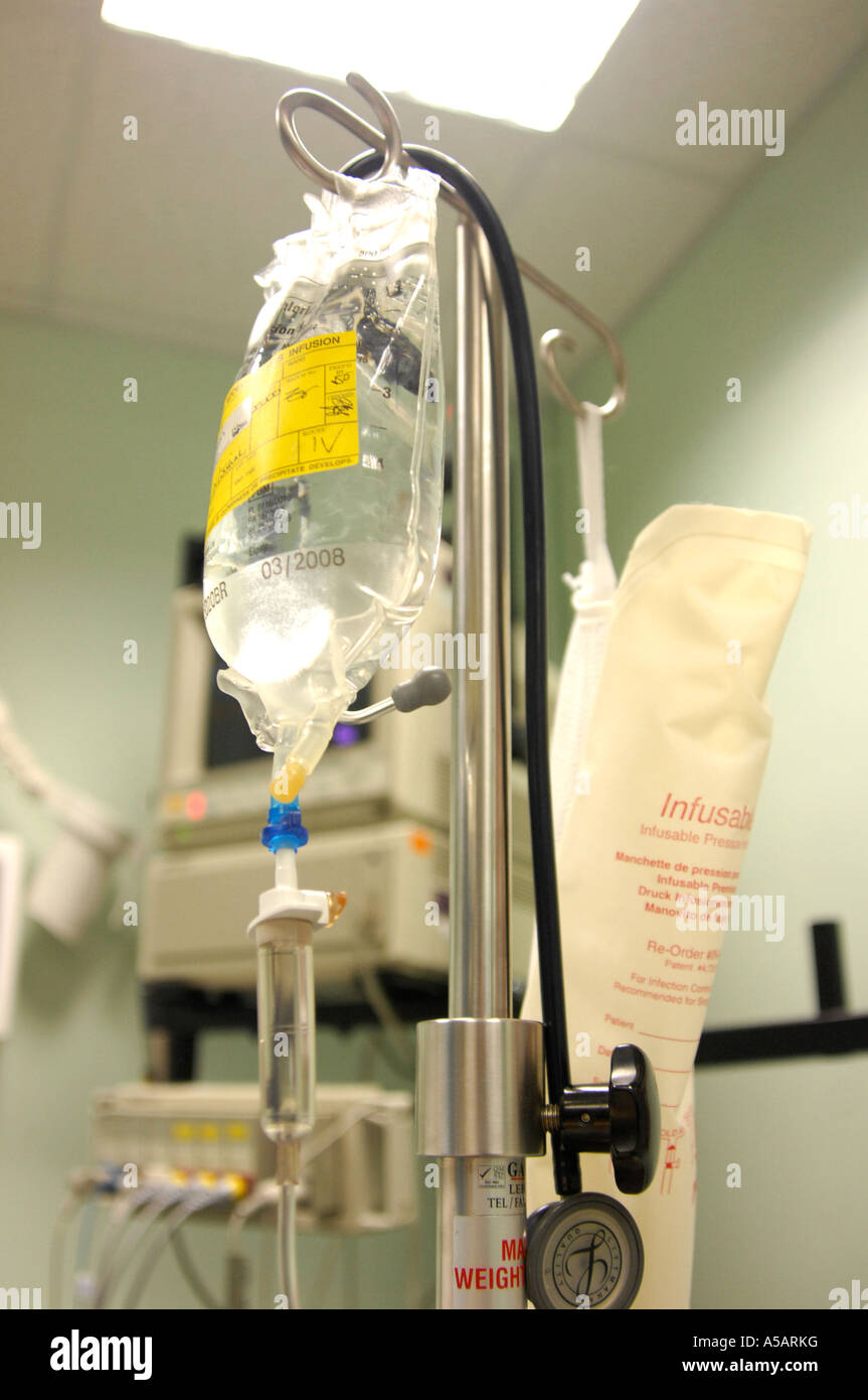 Saline nhs hi-res stock photography and images - Alamy