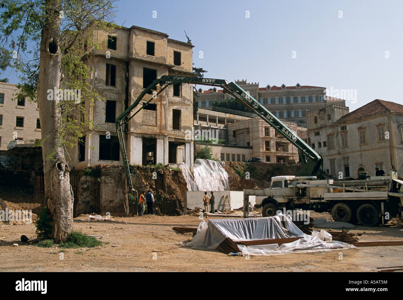 Beirut lebanon damaged buildings hi-res stock photography and images ...