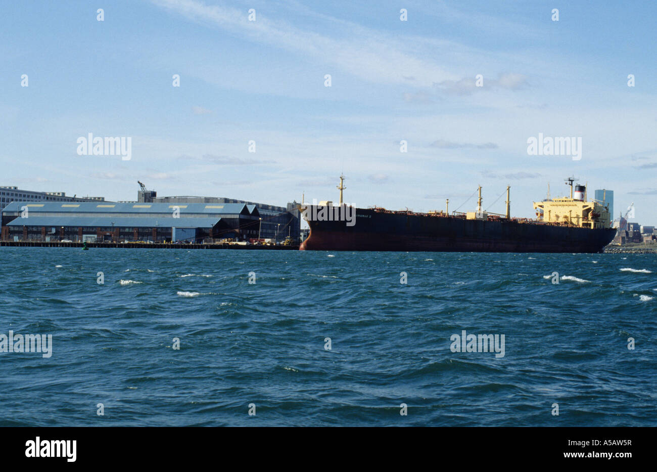 Ocean going freighter hi-res stock photography and images - Alamy