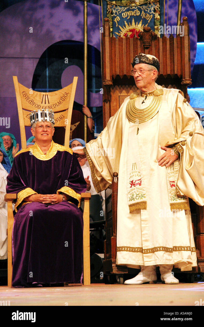 Archdruid Selwyn Iolen and Crowned Bard Christine James Crowning ...