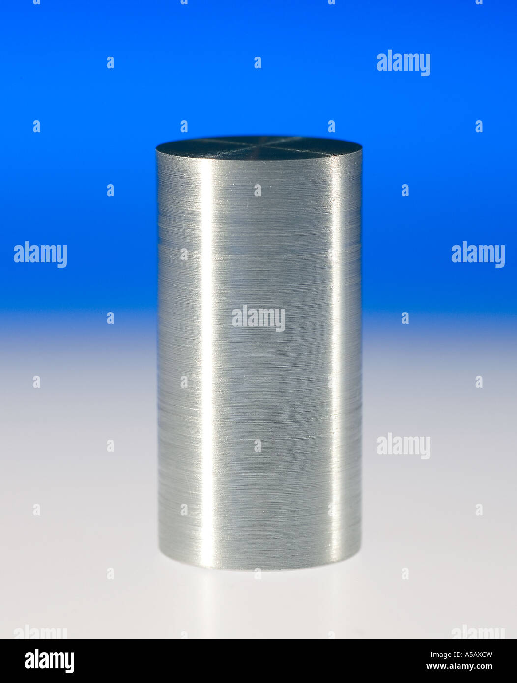 Elemental aluminium hi-res stock photography and images - Alamy