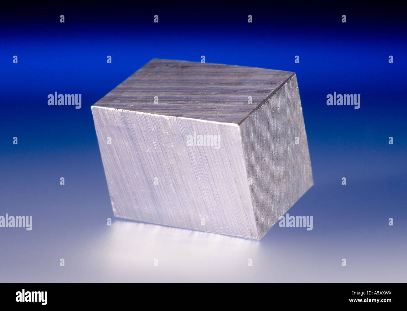 Magnesium metal hi-res stock photography and images - Alamy