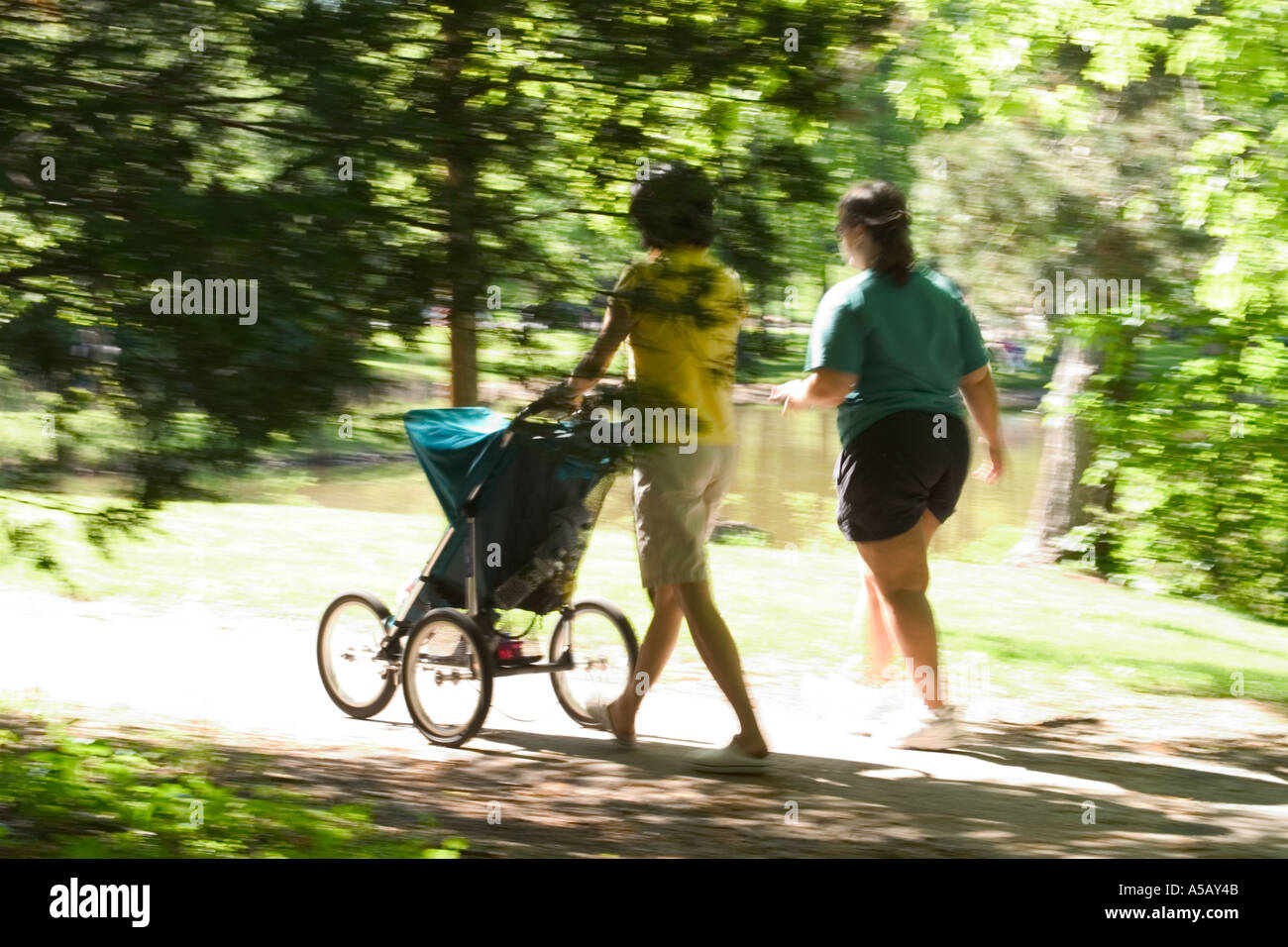 Usa two young women push hi-res stock photography and images - Alamy