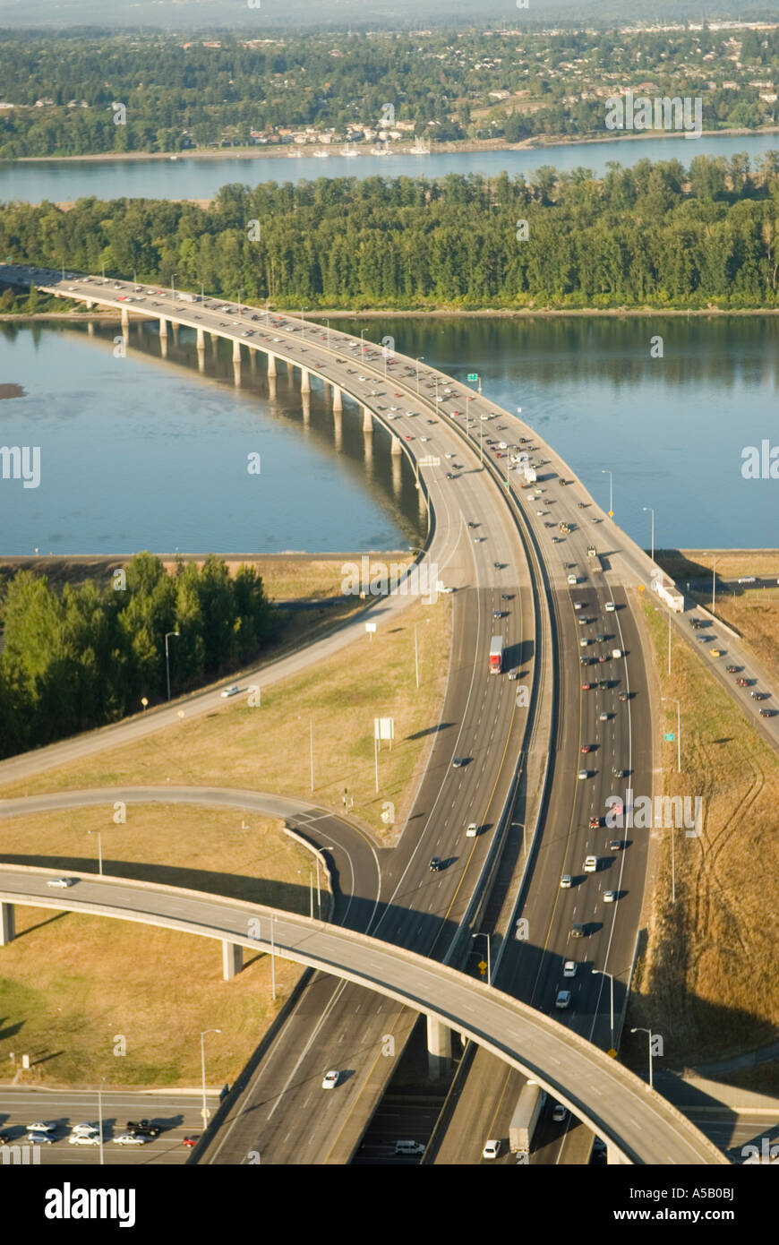 Columbia river interstate bridge portland hi-res stock photography and ...