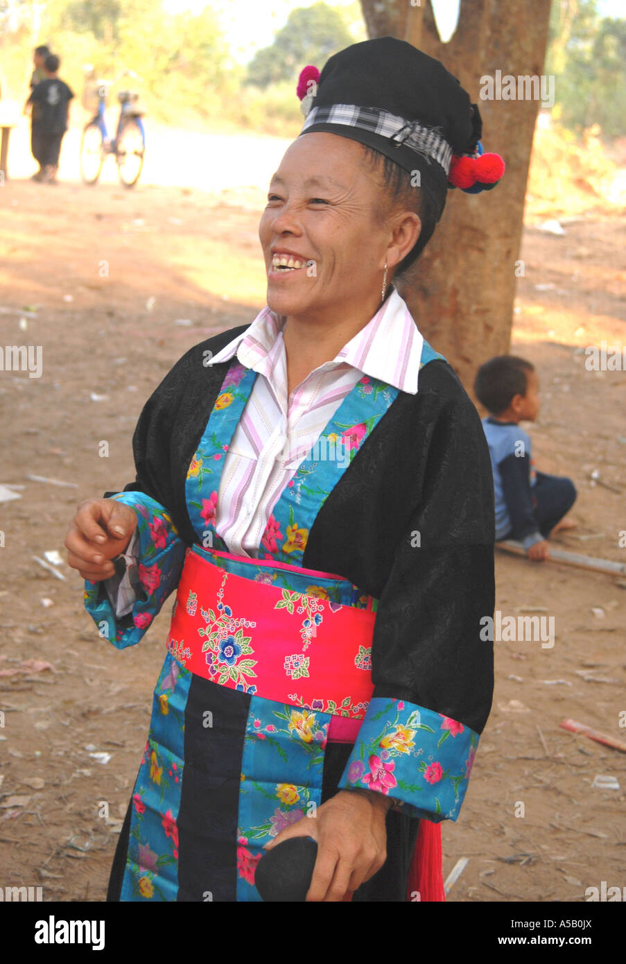 Hmong bride traditional wedding hi-res stock photography and images - Alamy